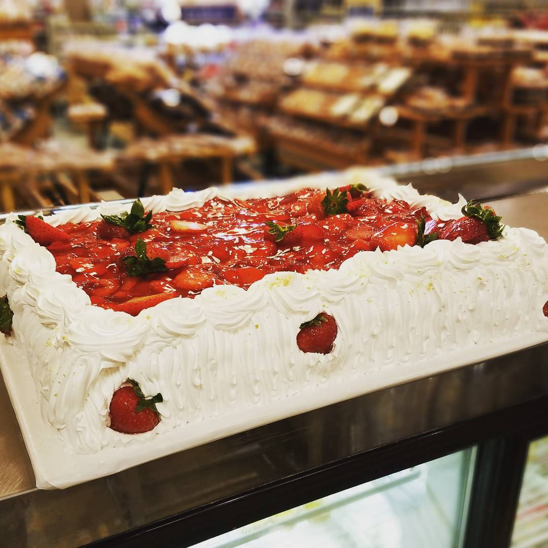 how-we-do-strawberry-shortcake…happy-thursday-morning-everybody ...